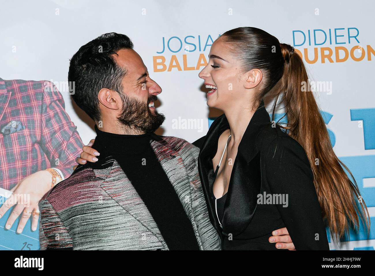 Mathieu Forget et Victoria Dauberville assistent à la séance photo de ...