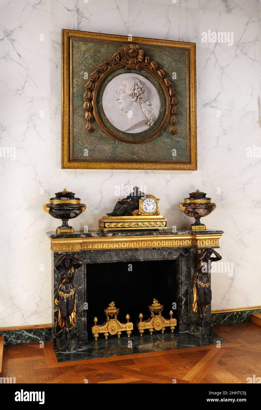 Chimneypiece (cheminée) 1784 après une conception de François Joseph ...