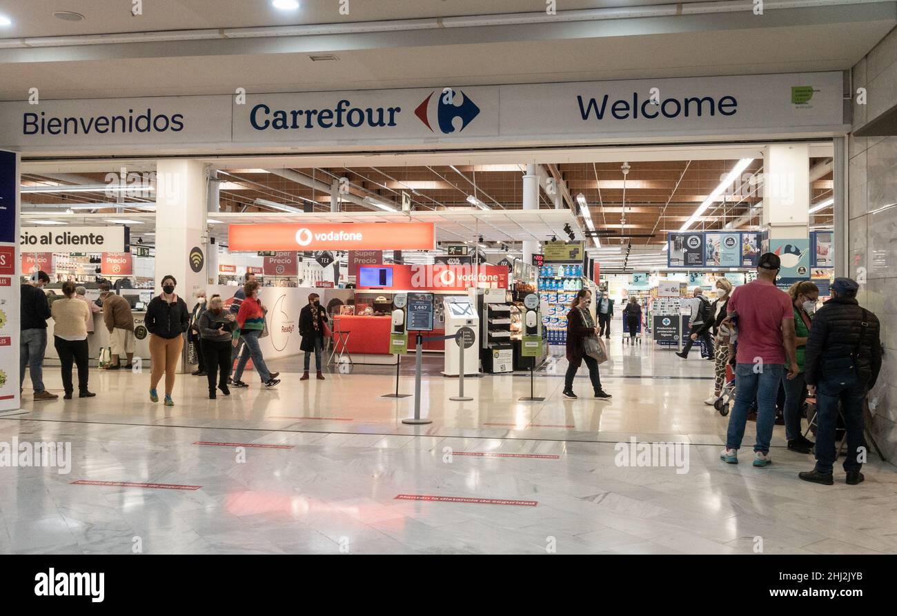 Carrefour in spain Banque de photographies et d’images à haute ...