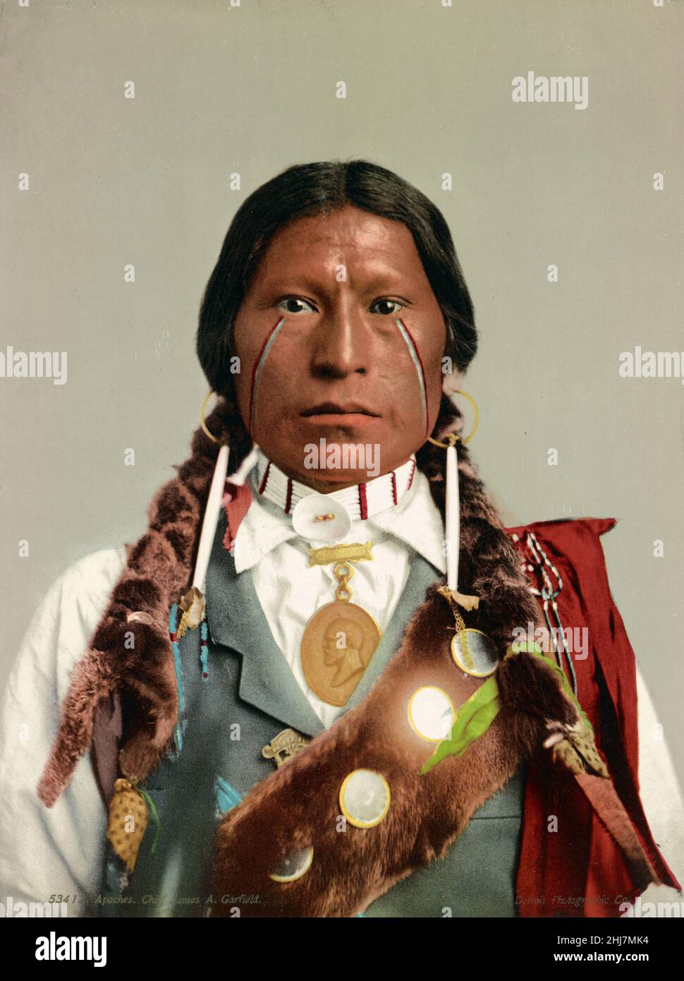 Photo antique et vintage - Amérindiens / Indiens / Amérindiens - Apaches. Le chef James A ...