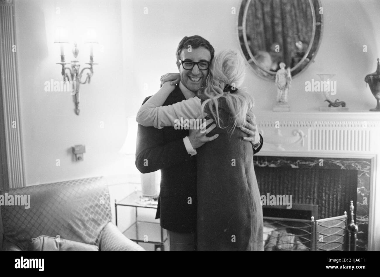 L'acteur et comédien Peter Sellers la voit avec son actrice de cinéma ...