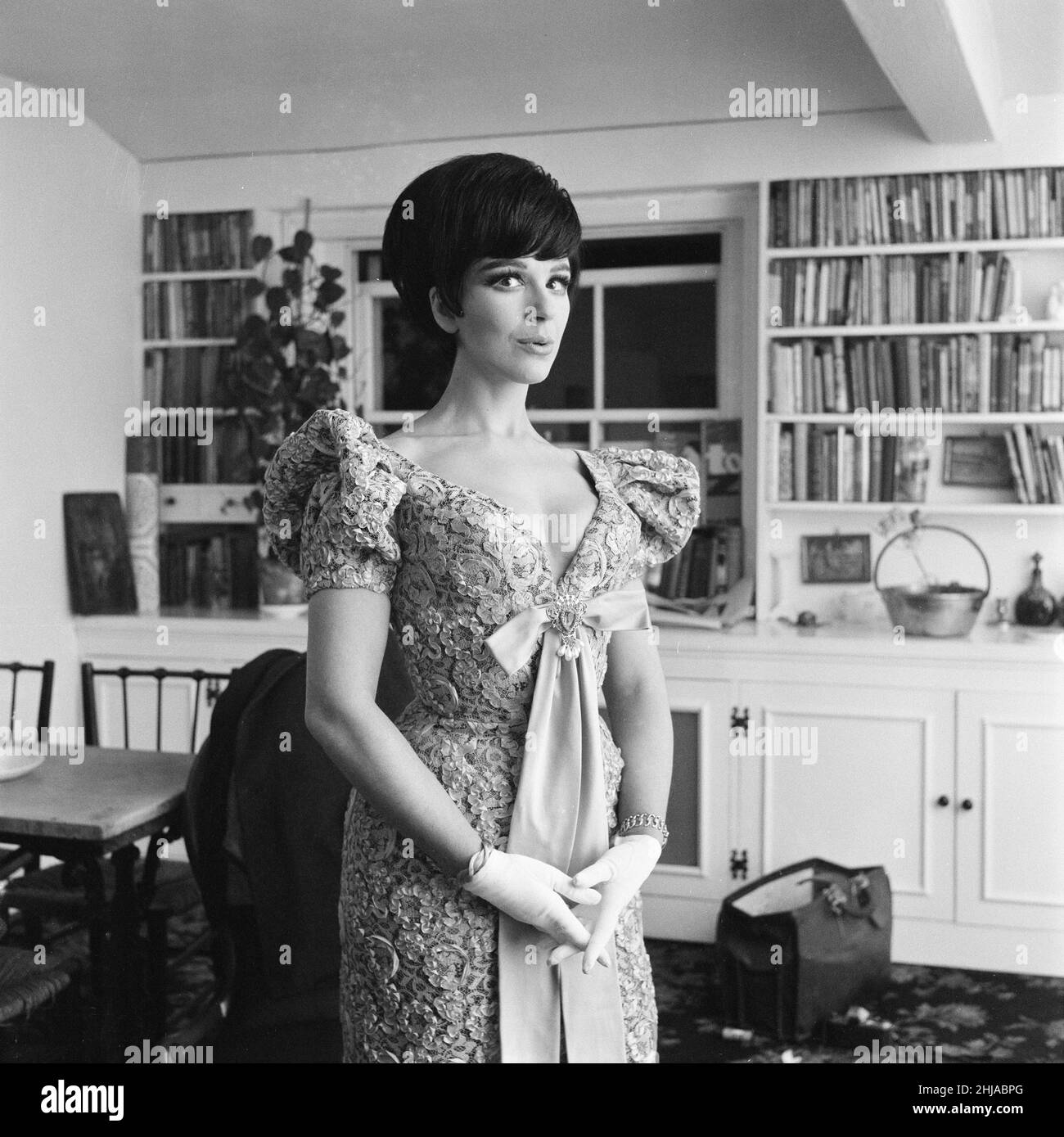Actress fenella fielding Banque de photographies et d’images à haute ...