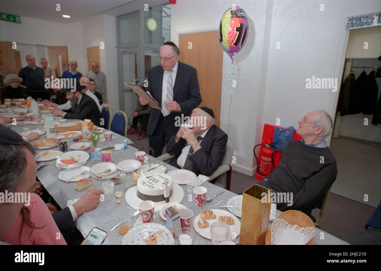 Le Dr Gerald Jacobs, 100 ans, de la synagogue centrale de Birmingham ...