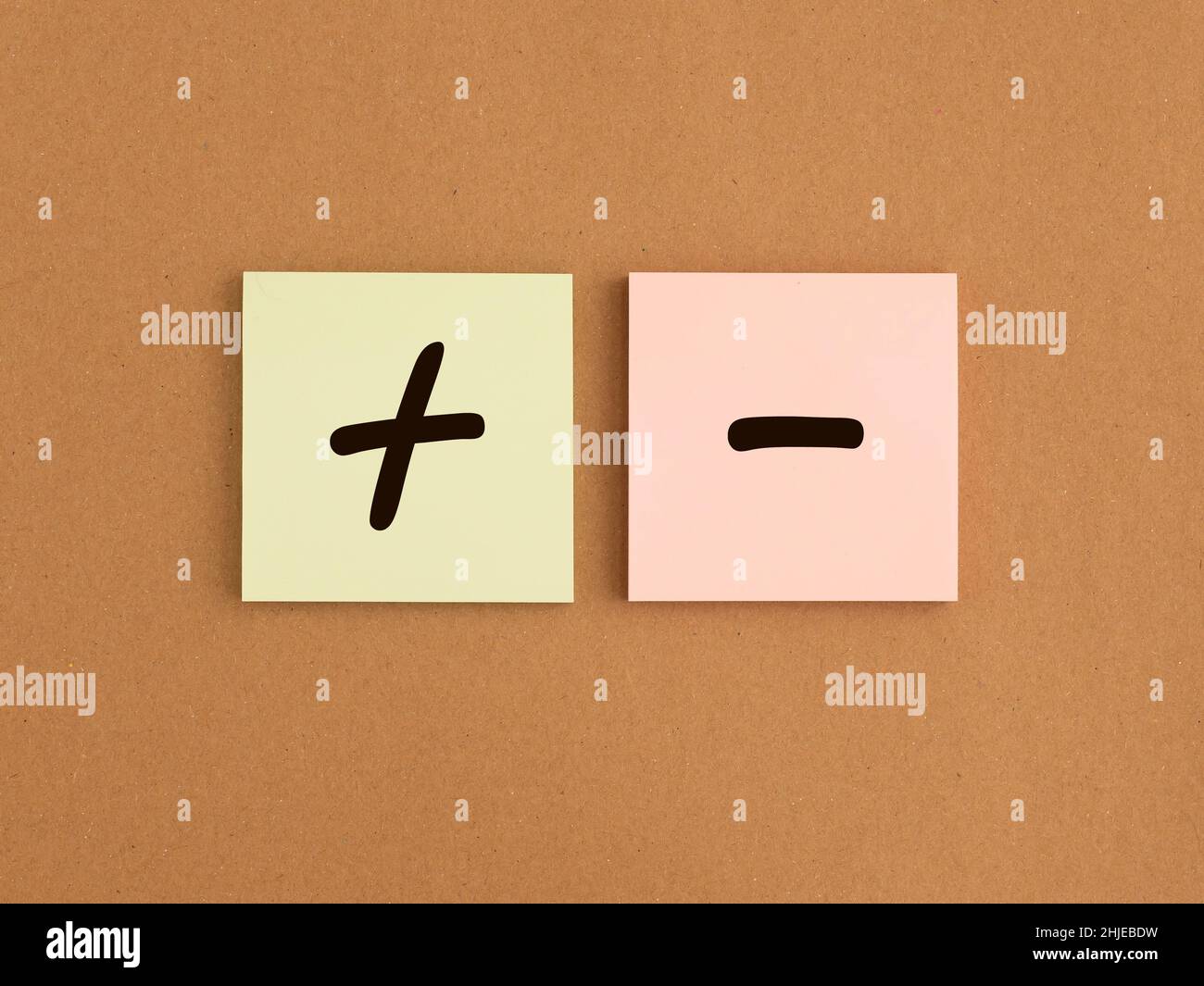 Negative versus positive Banque de photographies et d’images à haute ...