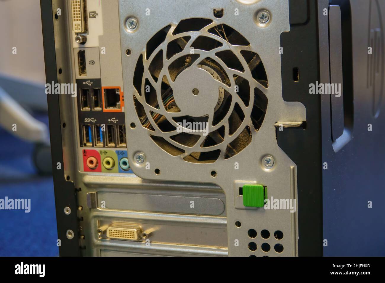 Matériel informatique de bureau usagé prêt à être mis au rebut en fin ...