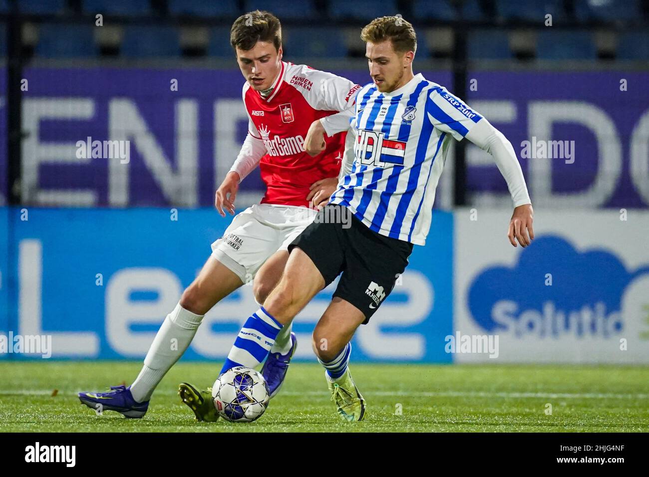 EINDHOVEN, PAYS-BAS - JANVIER 29 : Matteo Waem de MVV Maastricht ...