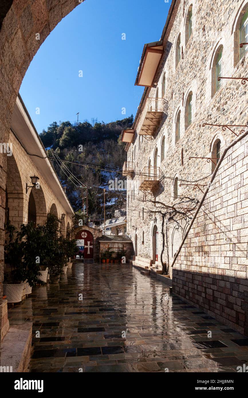 Au célèbre monastère Saint de la Vierge Marie dans le village de ...