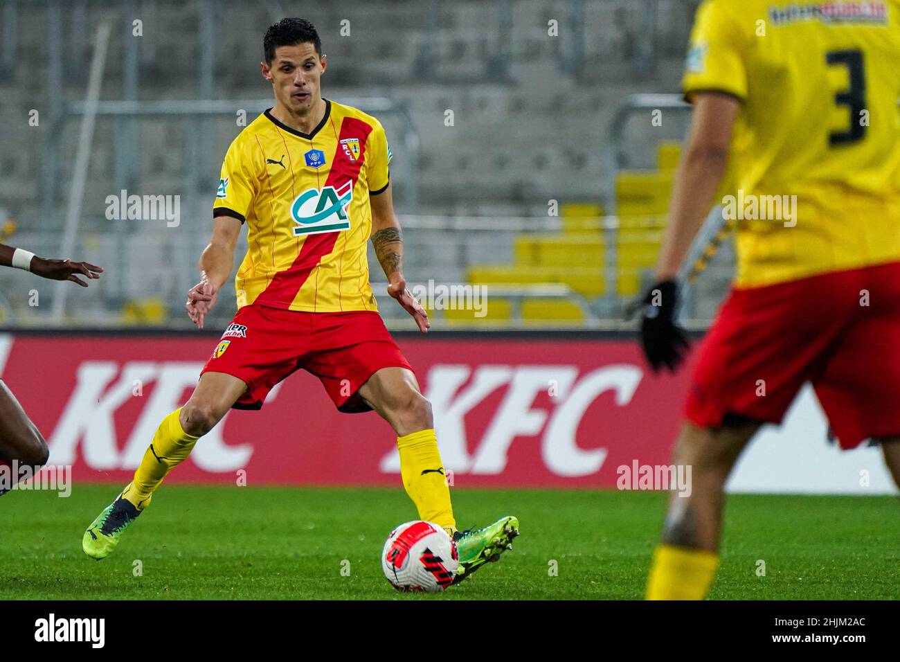 LENS, FRANCE - JANVIER 30: Florian Sotoca of RC Lens lors du match ...