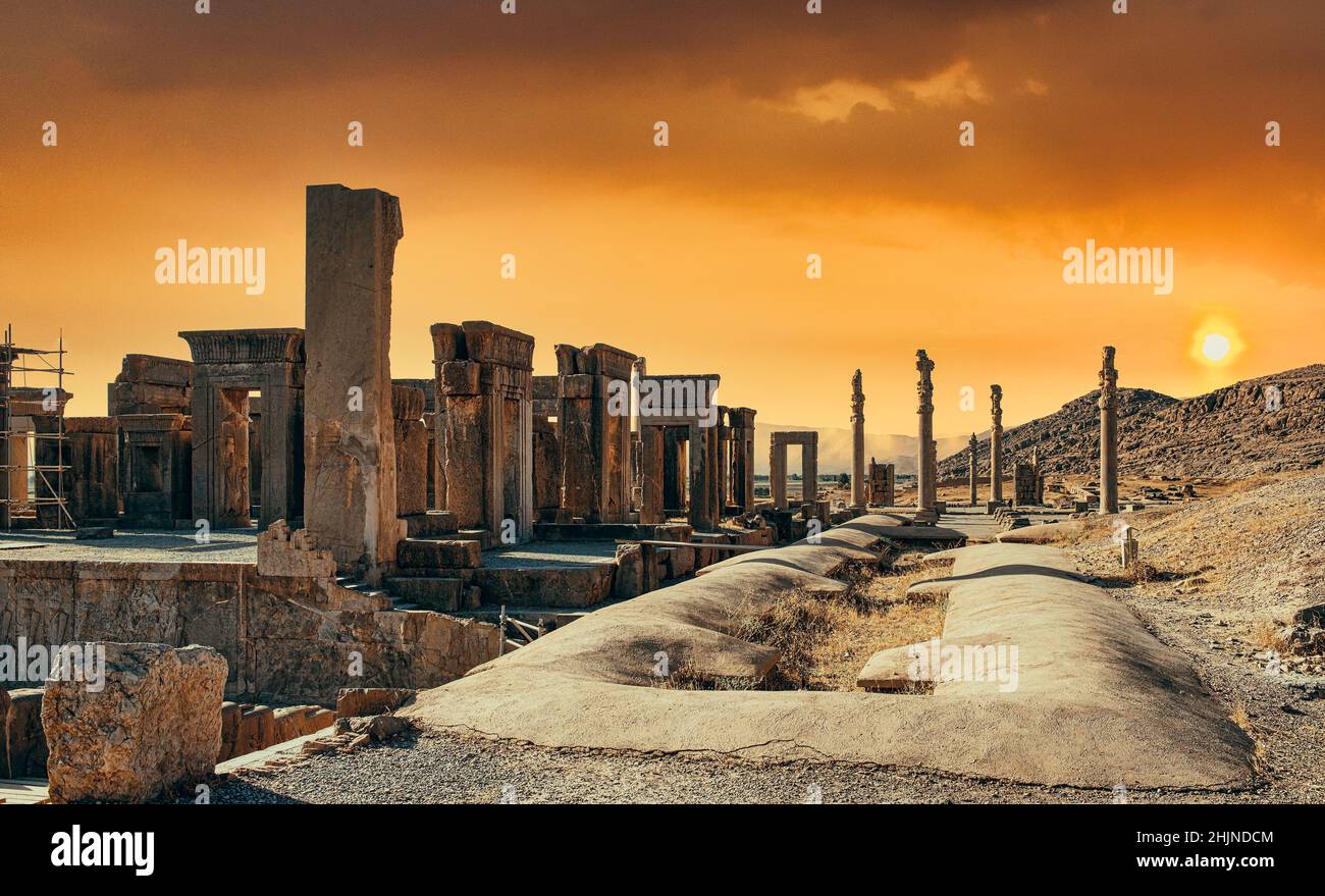 Belle vue sur les vestiges de l'ancienne capitale de l'Empire perse de ...