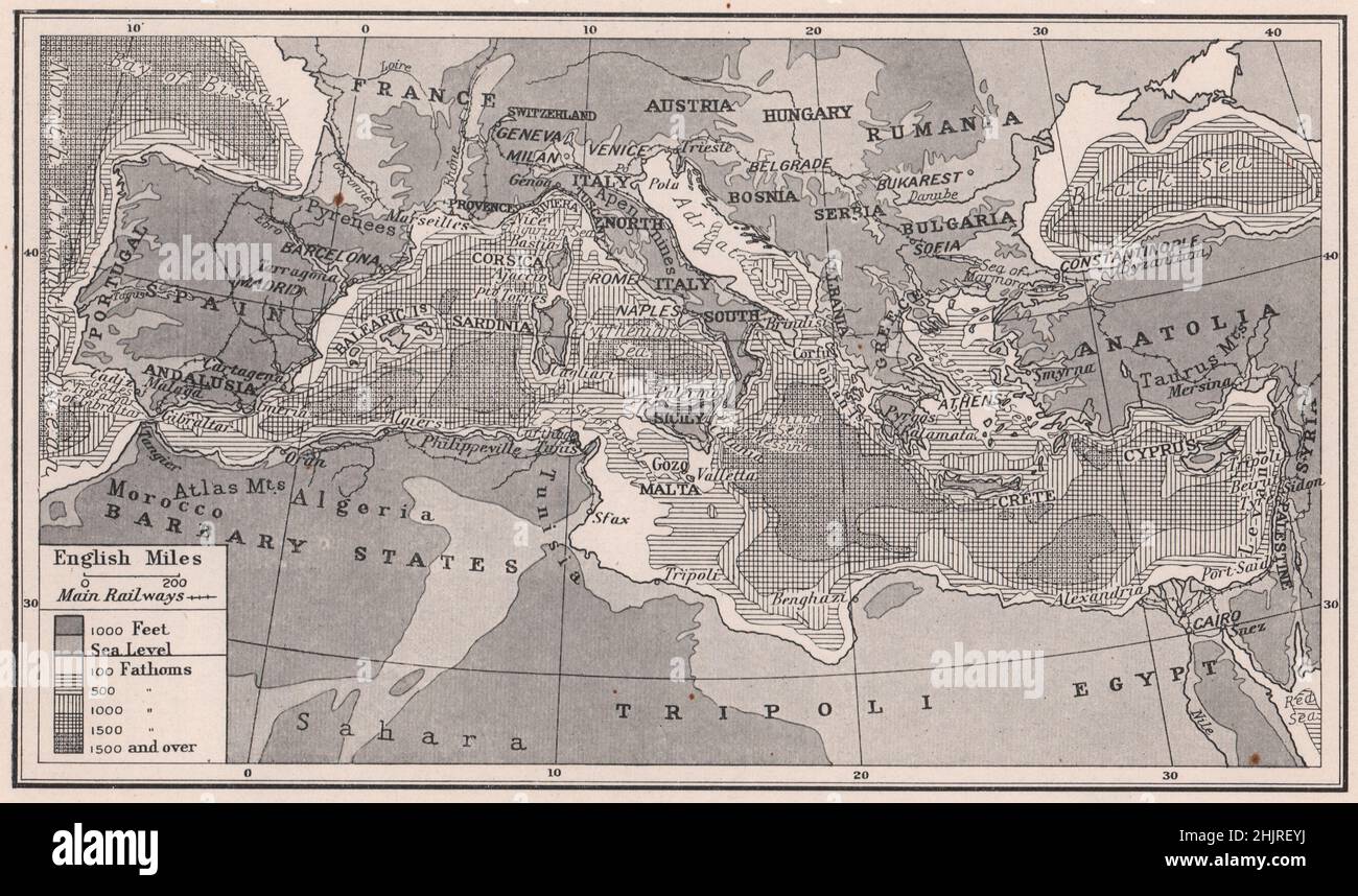 La grande mer intérieure avec ses ponts de l'île et ses deux grandes ...