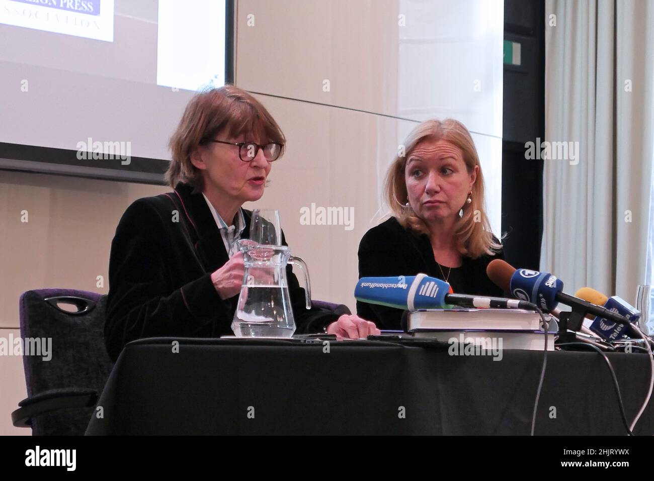 Jane Ridley est historienne royale et biographe et professeure d ...