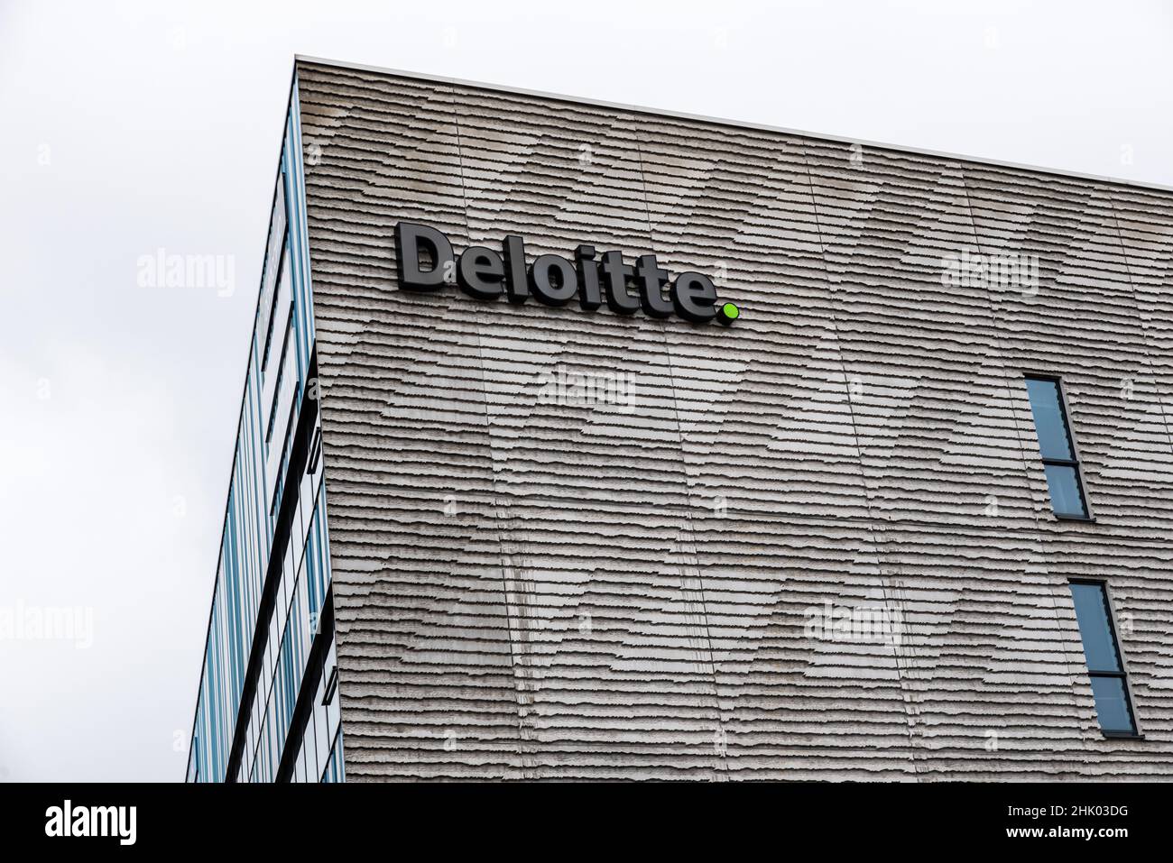 Enseigne deloitte Banque de photographies et d’images à haute ...