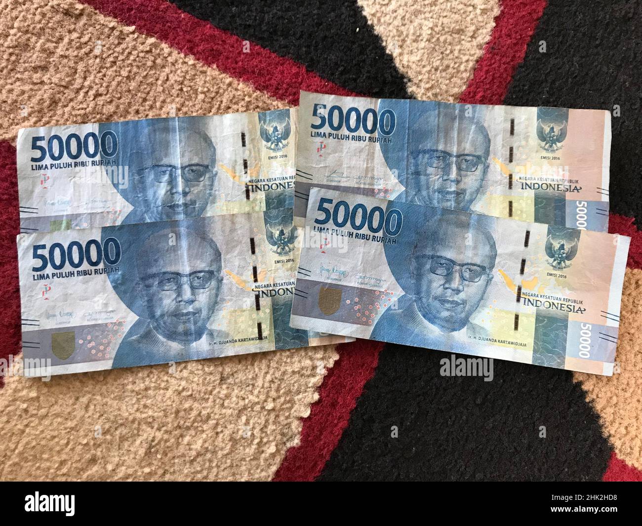 L'argent de rupiah indonésien pour le fond.Série de billets de roupie ...