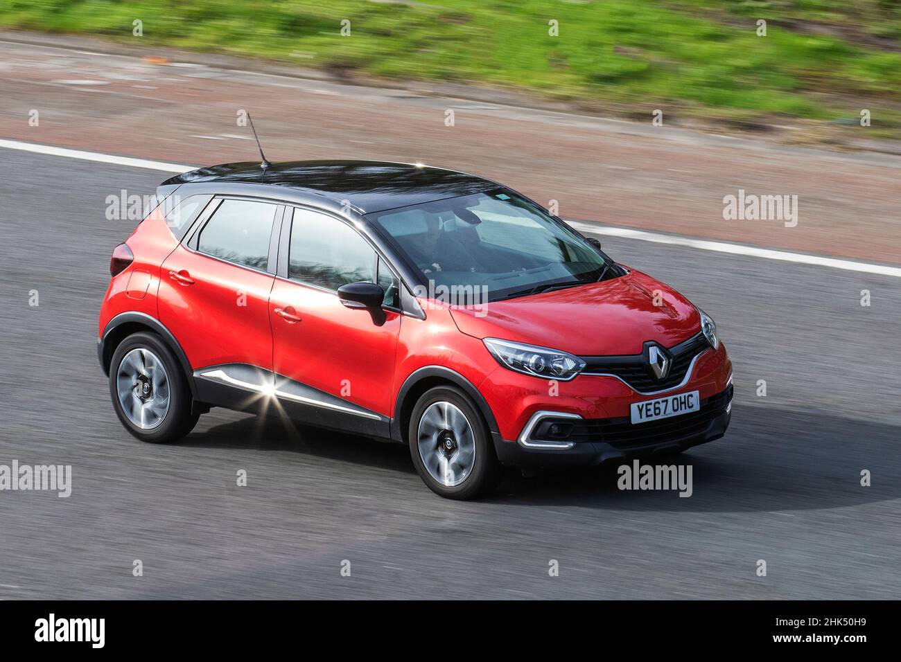 Renault rouge Banque de photographies et d’images à haute résolution ...