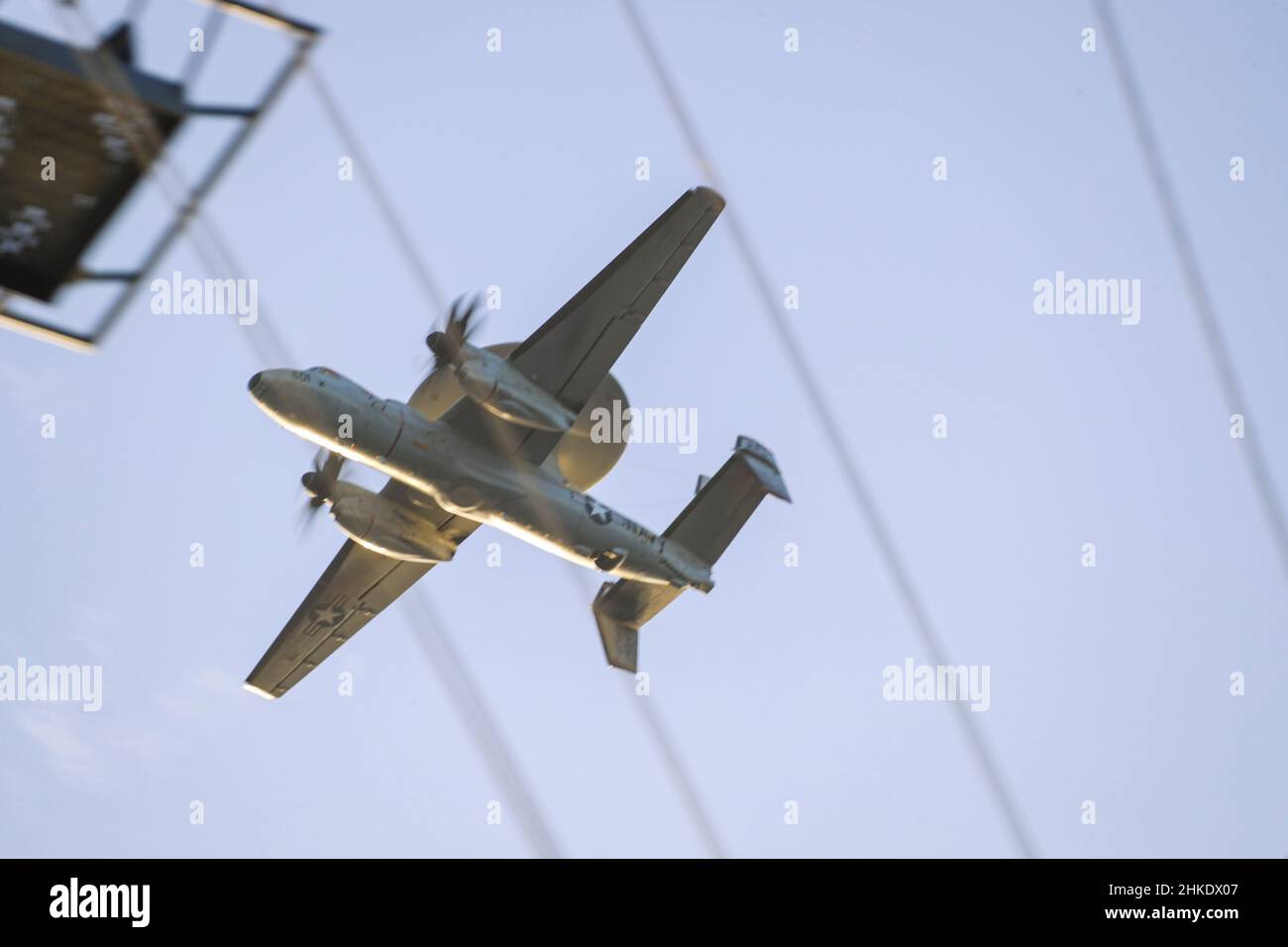 MER DES PHILIPPINES (fév3, 2022) un E-2D Hawkeye, affecté aux ...