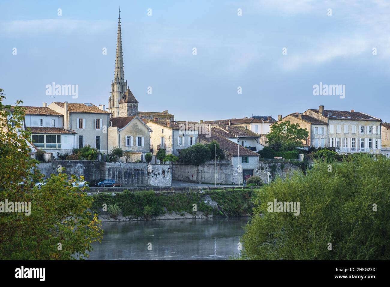 France, Gironde, Sainte-Foy-la-Grande, scène sur la via Lemovicensis ou ...