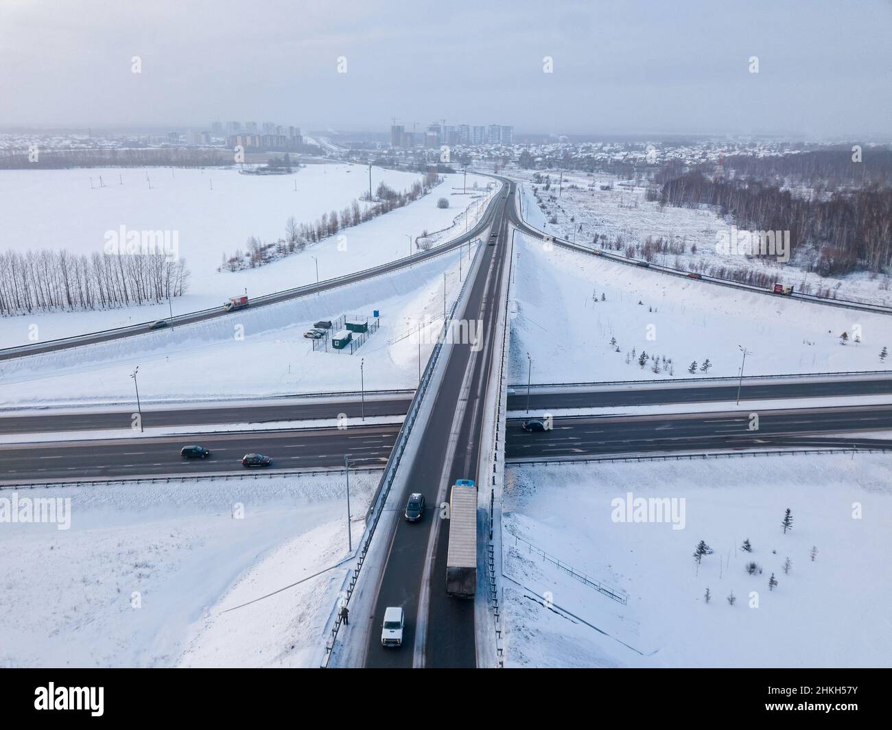 Route routière de la jonction des transports.Vue aérienne au-dessus de ...
