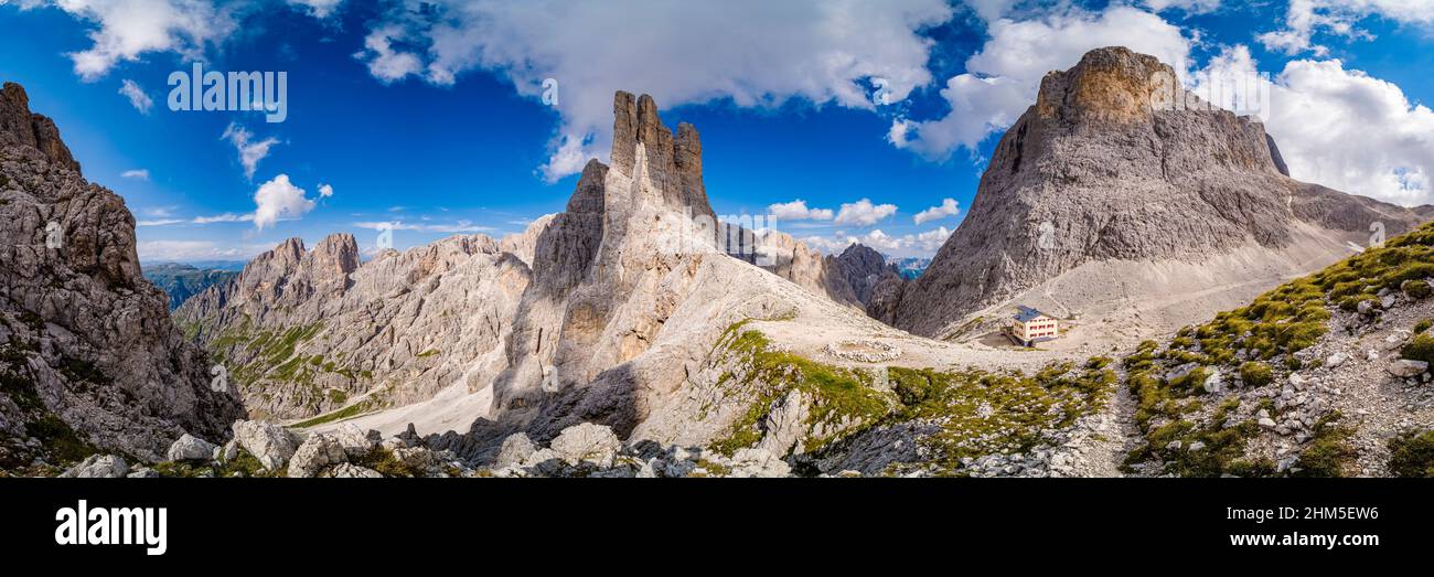 Rifugio re alberto i Banque de photographies et d’images à haute ...