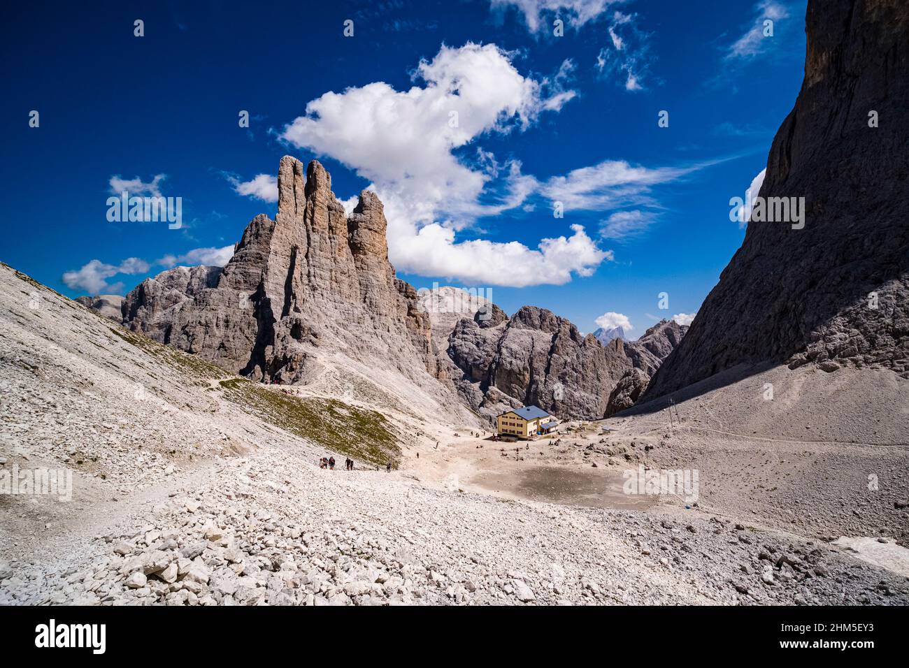 Rifugio re alberto i Banque de photographies et d’images à haute ...