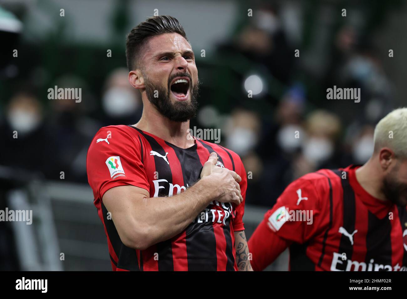 Olivier Giroud De Lac Milan Célèbre Après Avoir Marqué Un But Lors