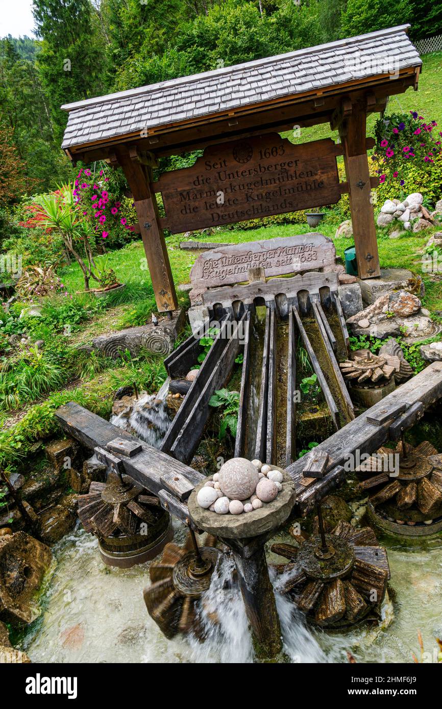 Le moulin à billes de marbre d'Untersberg, dans le Land de ...