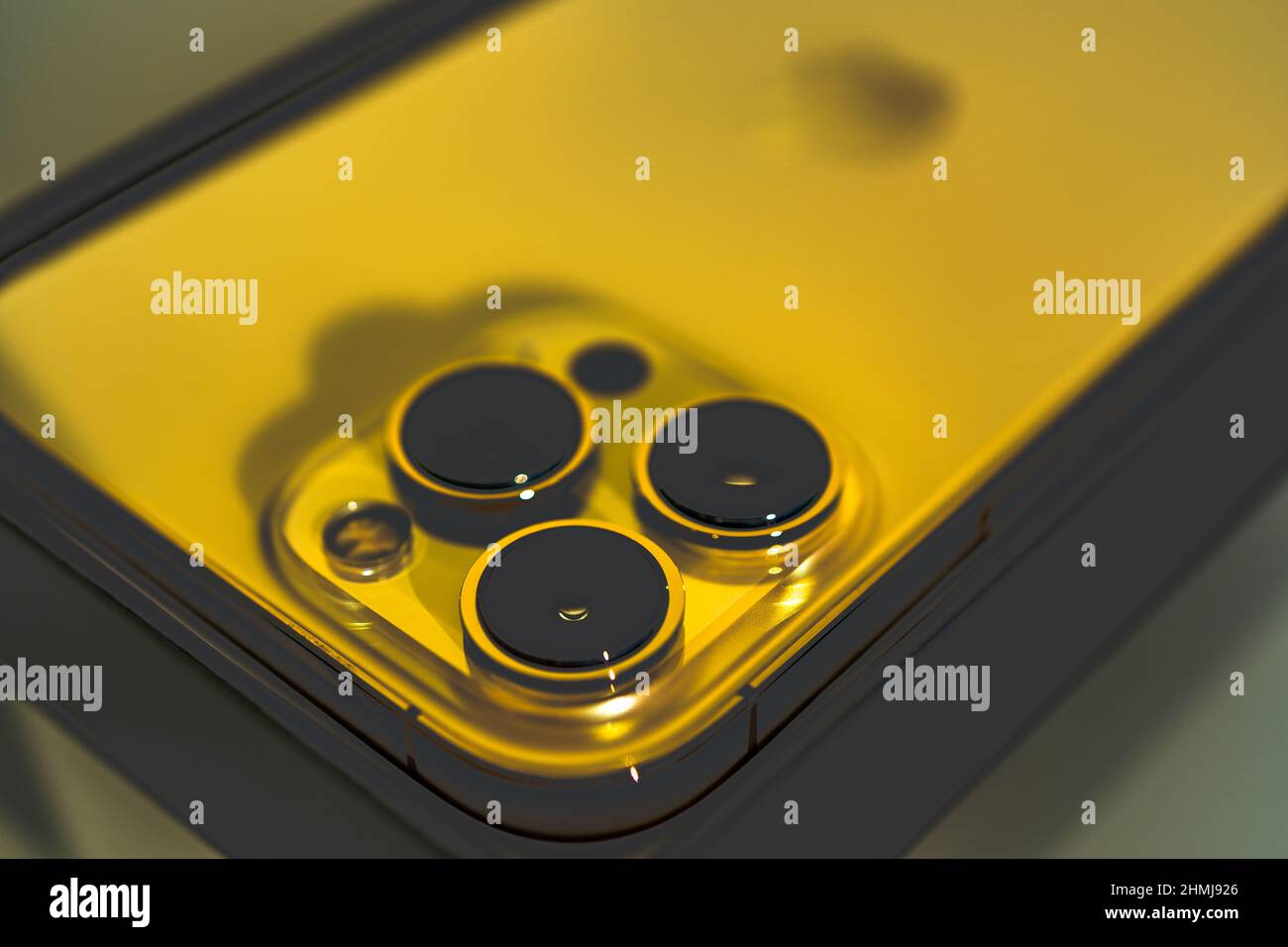 Boite iphone 13 pro max Banque de photographies et d’images à haute ...