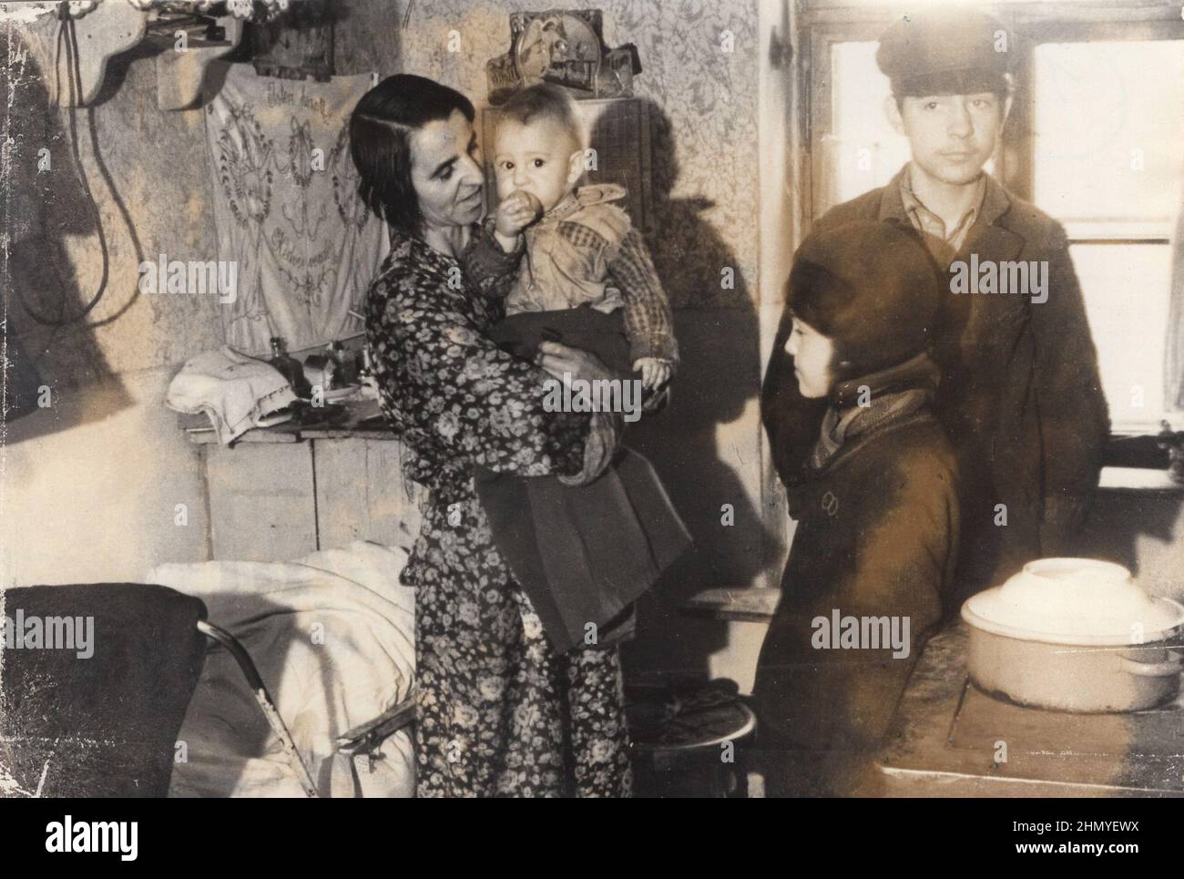 Pauvre maman Banque de photographies et d’images à haute résolution - Alamy