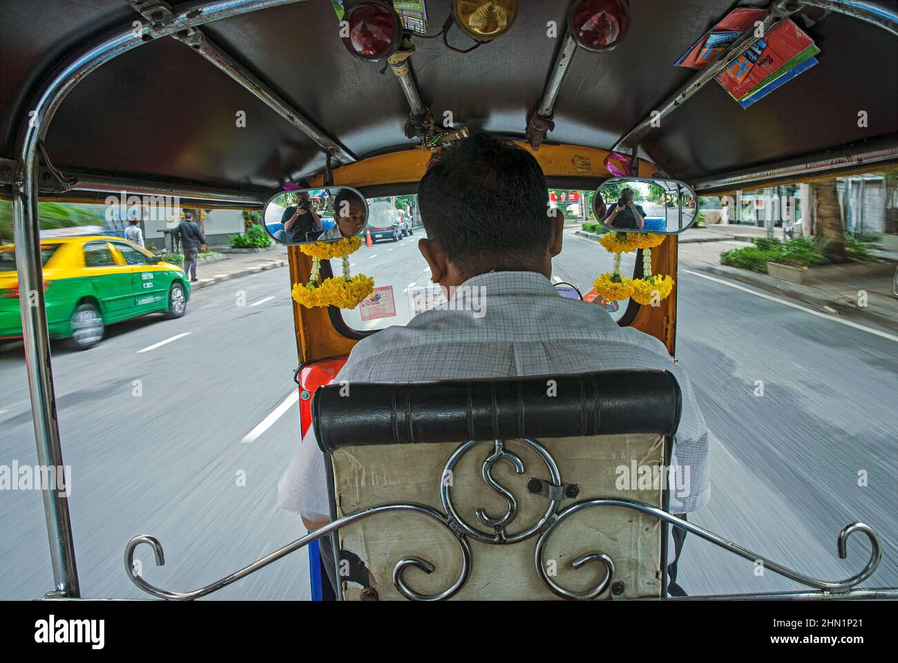 Tuk Tuks ou sam lor (3 roues) était la manière préférée de chacun pour ...