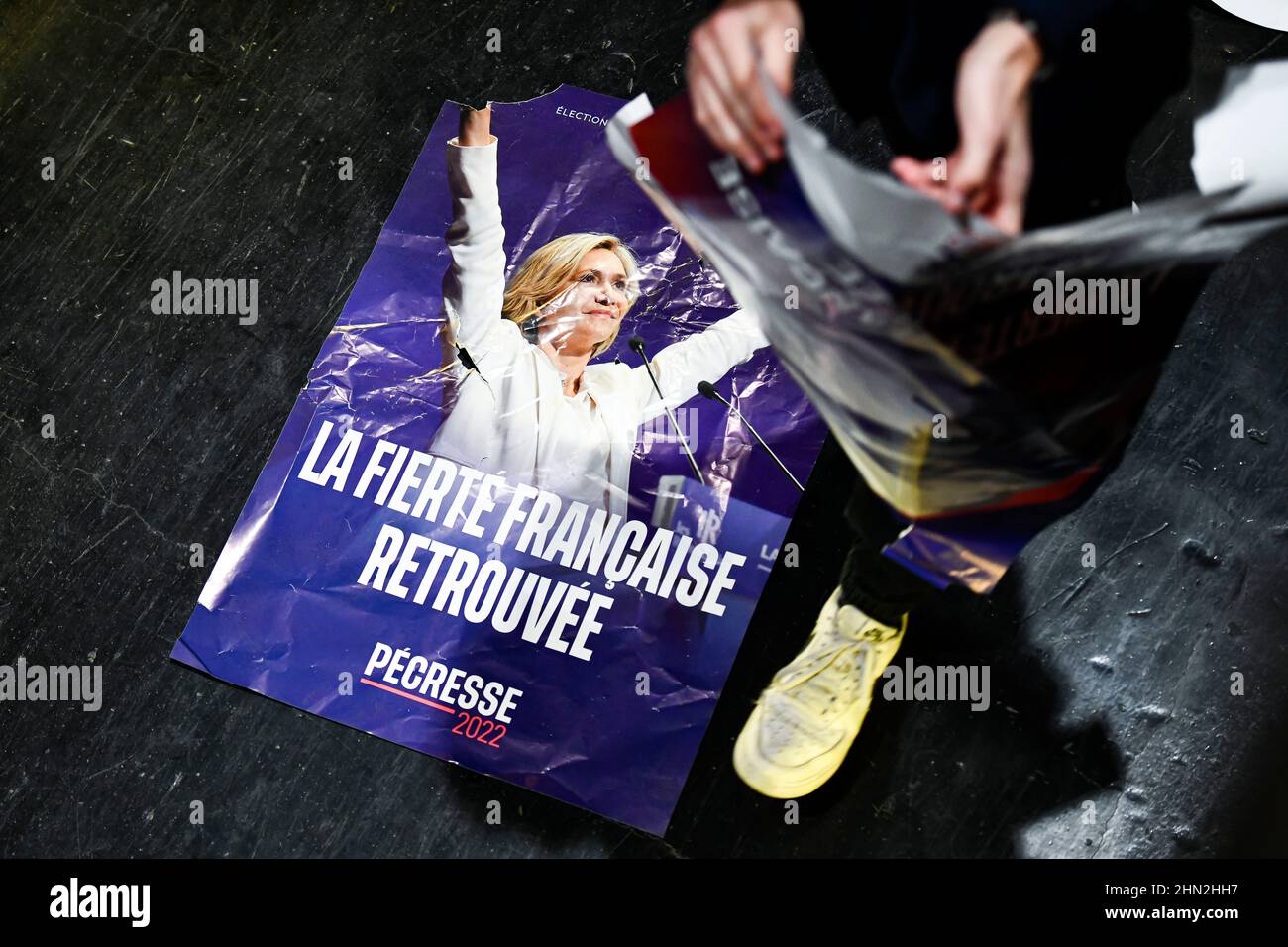 Paris, France. 13th févr. 2022. L'affiche de campagne du parti ...
