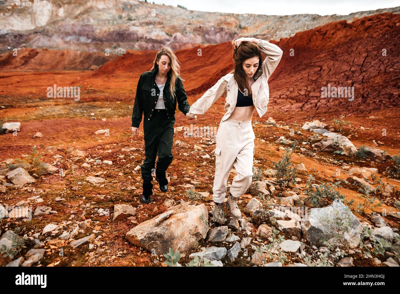 Femme post apocalyptique Banque de photographies et d’images à haute ...