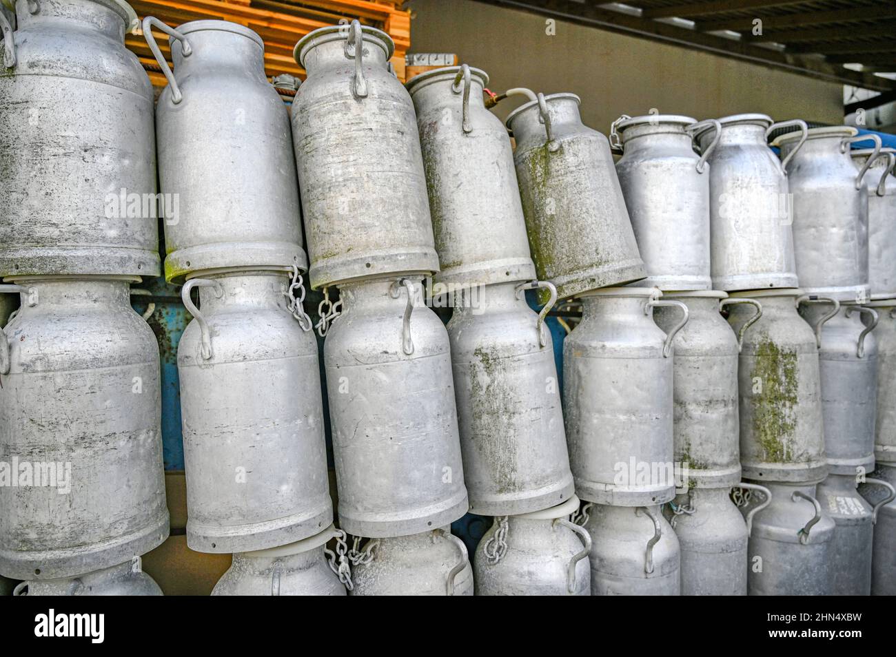 Bidons de lait Banque de photographies et d’images à haute résolution ...