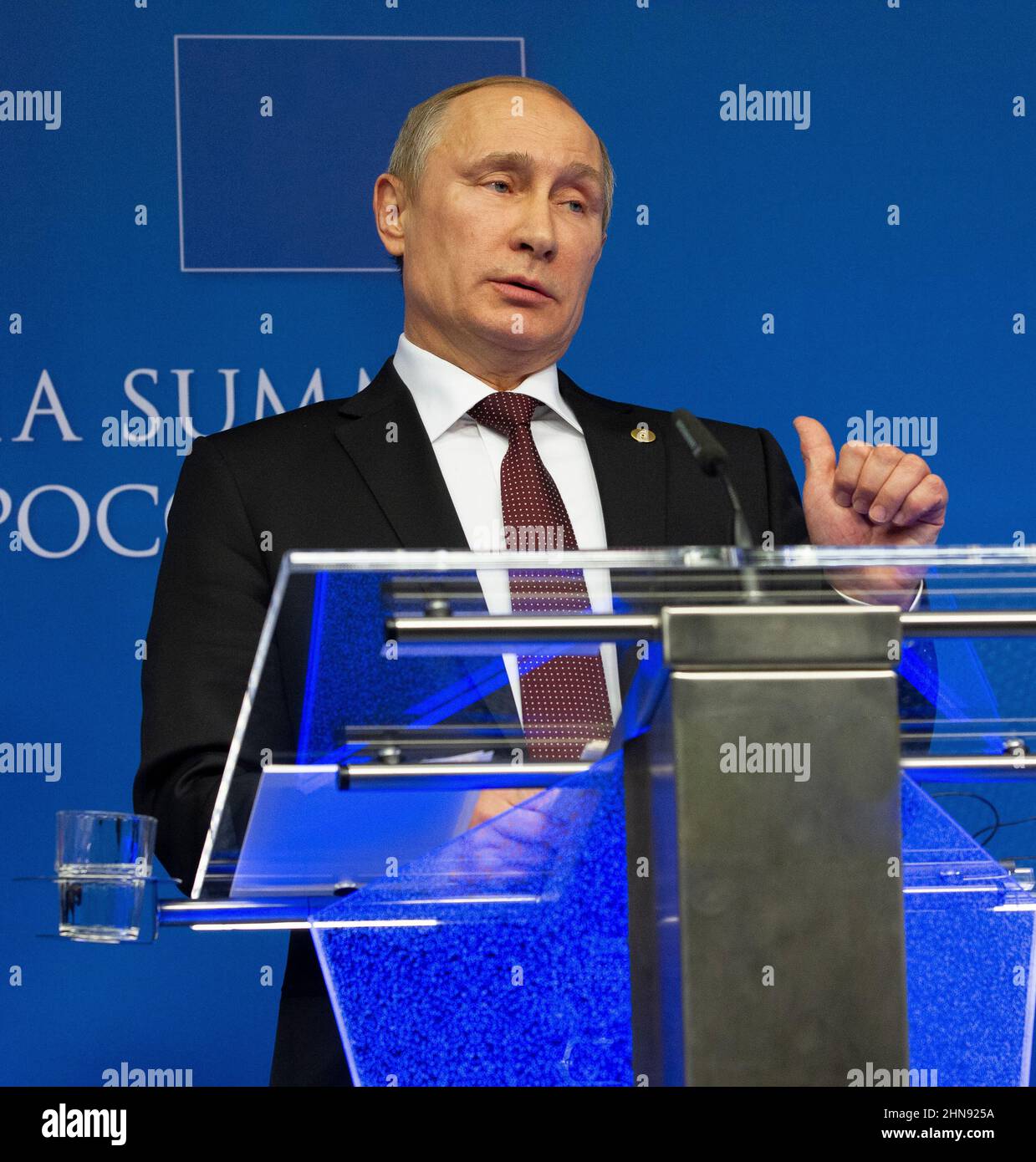 Russian president vladimir putin hands Banque de photographies et d ...