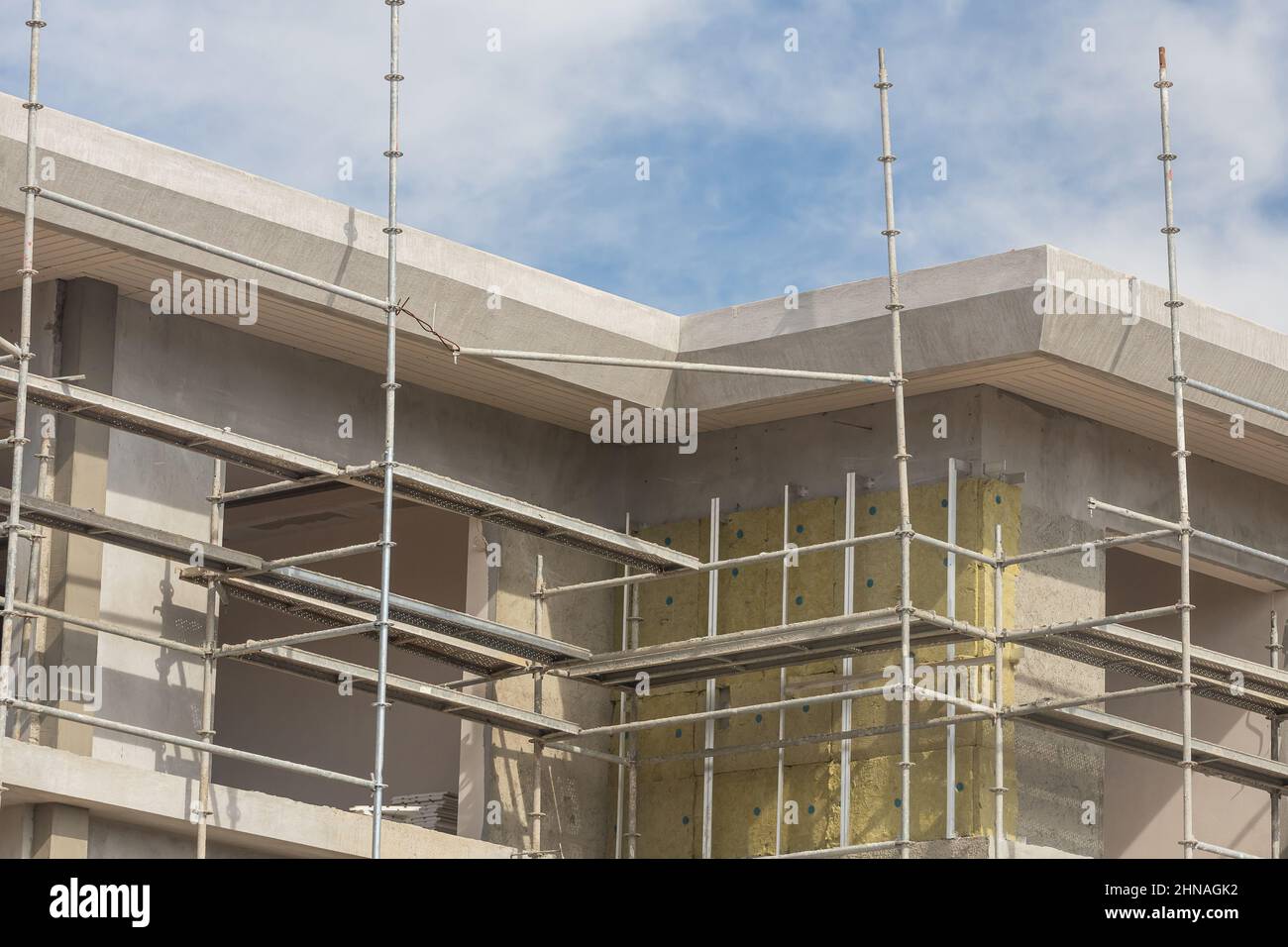 Gros plan de la construction d'un bâtiment en pierre.Construction d'un ...