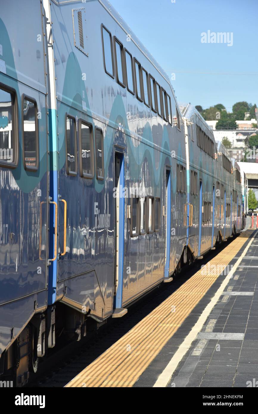 Le train de banlieue Seattle Sounder relie Tacoma et Everett Washington ...