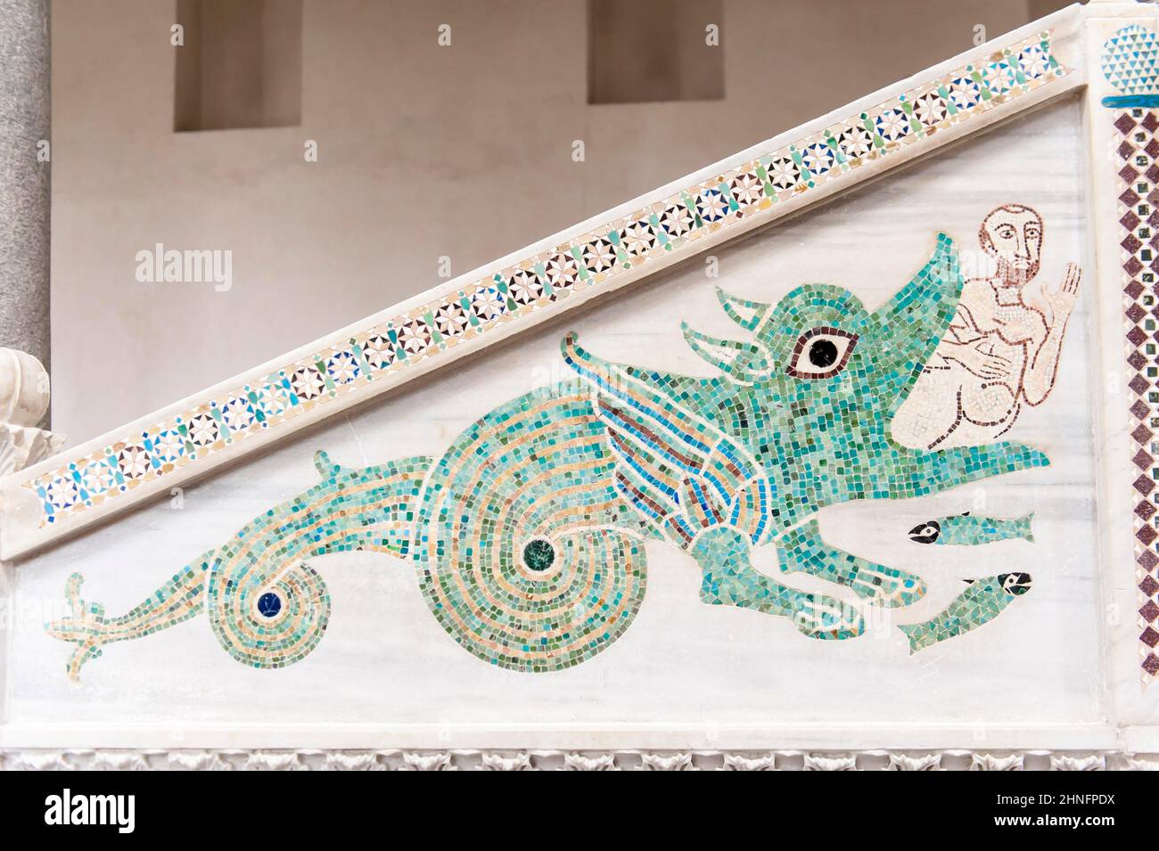 Mosaïque byzantine, dragon mythique, la baleine s'élance de Jonas ...