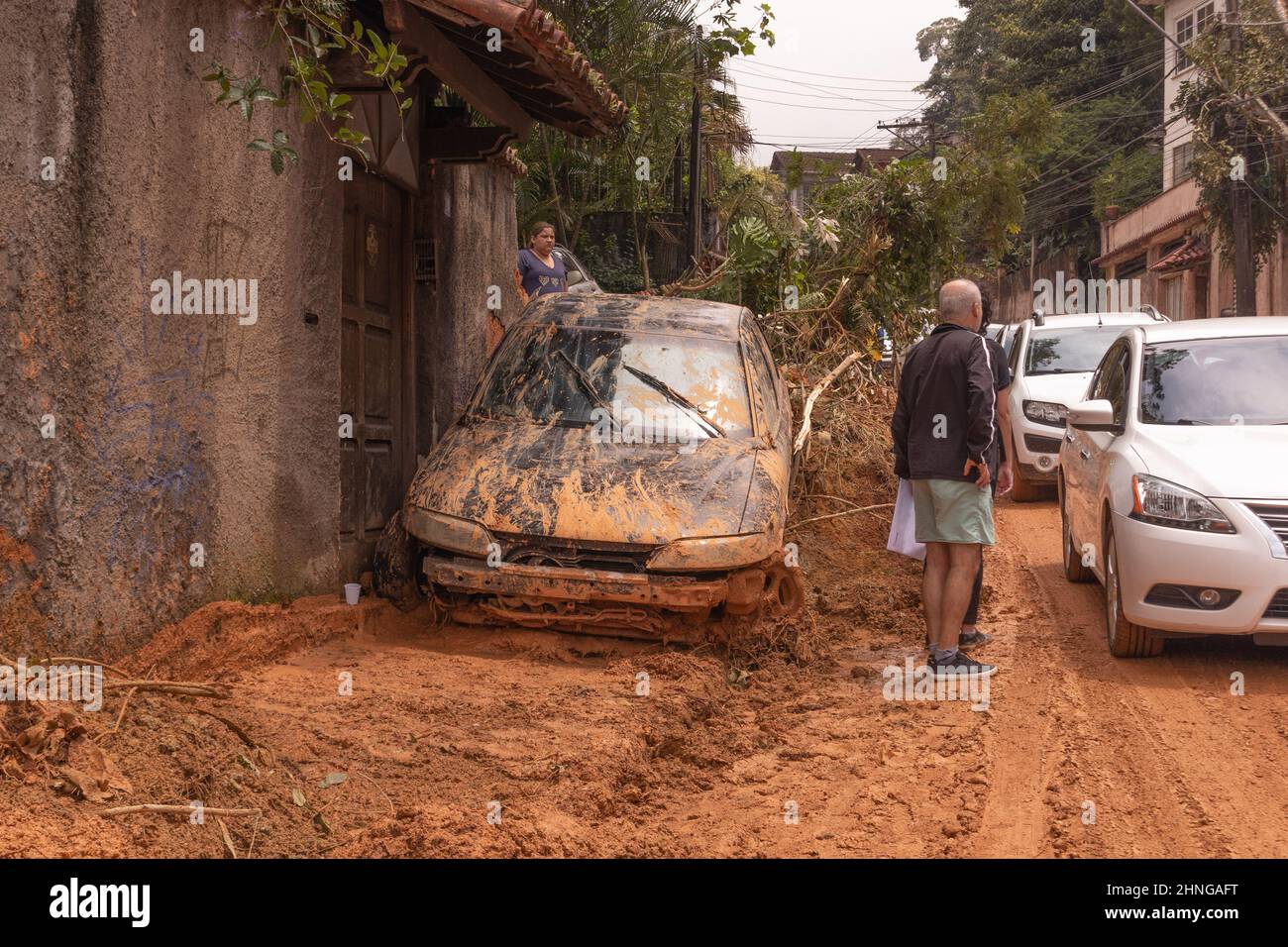 PETR'POLIS, RJ - 16.02.2022: TRAGÉDIE À PETROPOLIS RJ - le lendemain de la grave tempête qui a ...
