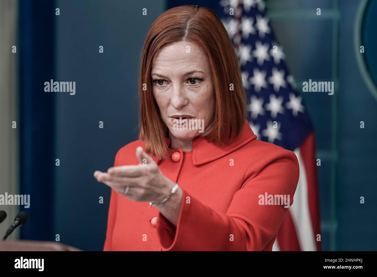 Jen Psaki, Attaché de presse de la Maison Blanche, prend la parole au ...