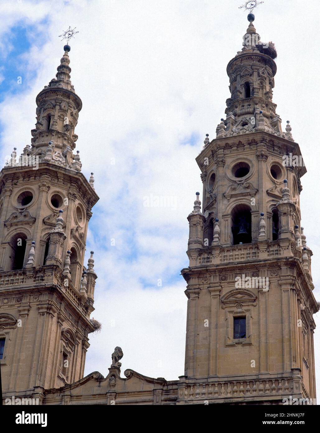 TORRES GEMELAS DE LA CATEDRAL DE SANTA MARIA LA REDONDA - BARROCO ...