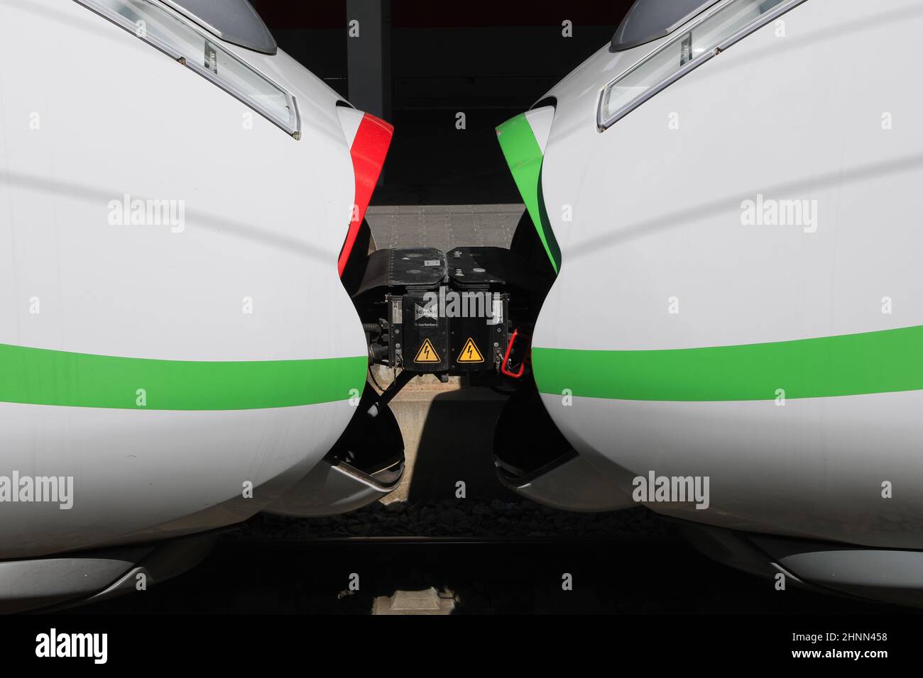 Baiser train Banque de photographies et d’images à haute résolution - Alamy