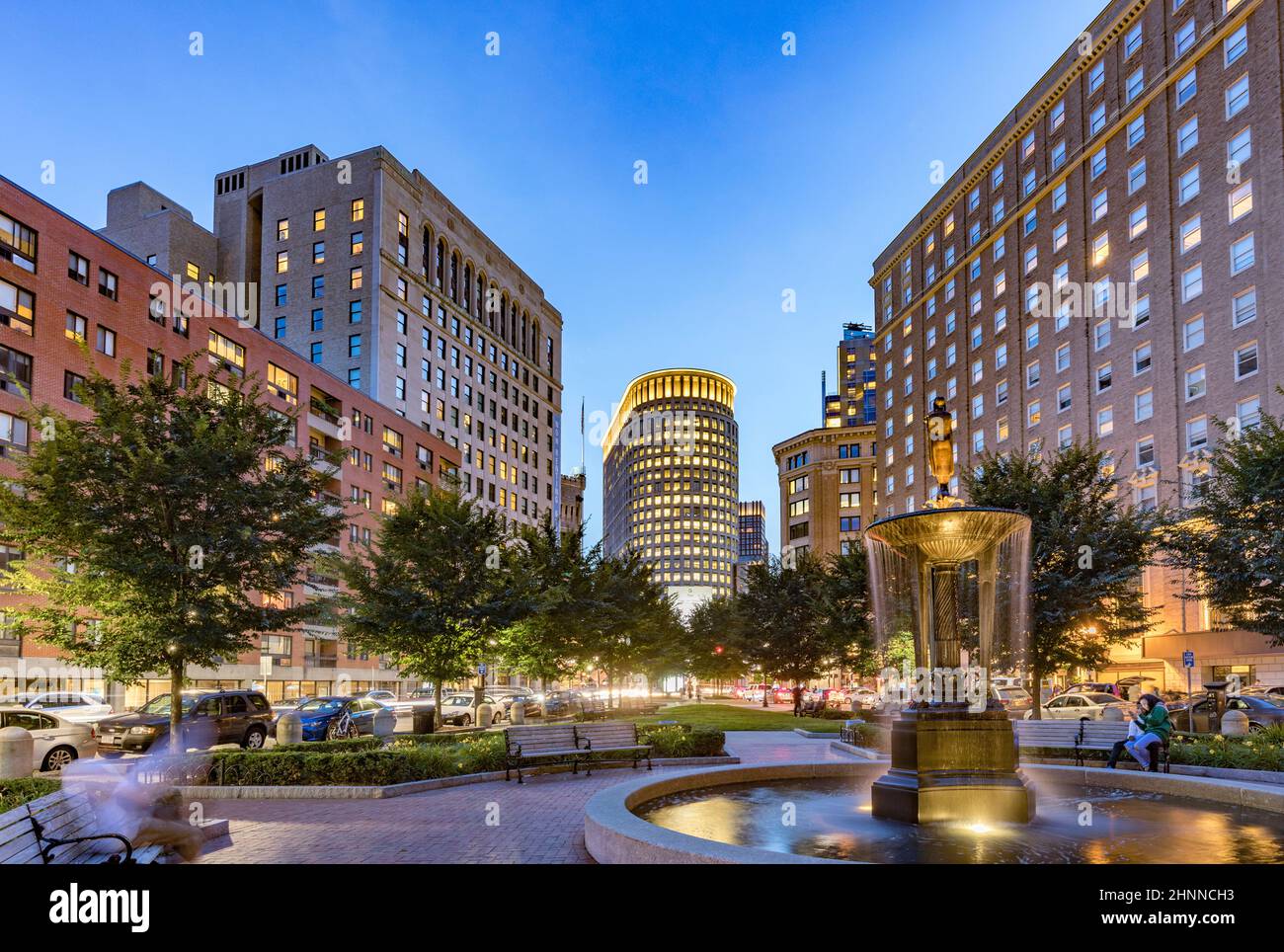 Le vieux quartier du centre-ville de Boston avec la fontaine art déco ...