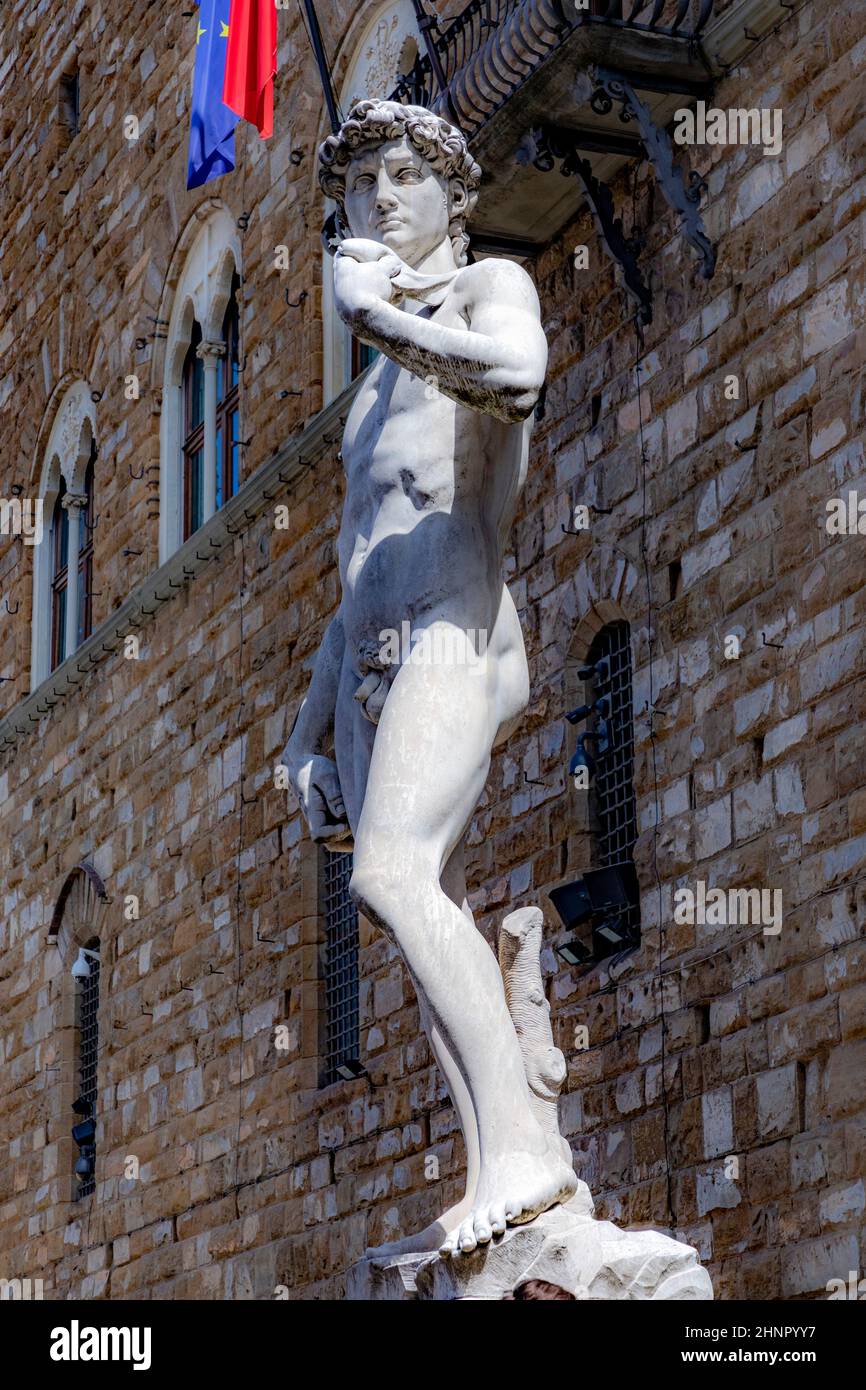 La statue de David de Michel-Ange sur la Piazza della Signoria à ...