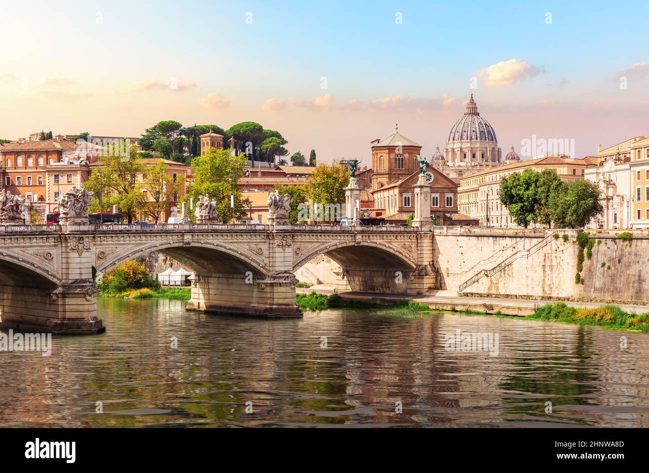 Cathédrale st peters rome Banque de photographies et d’images à haute ...