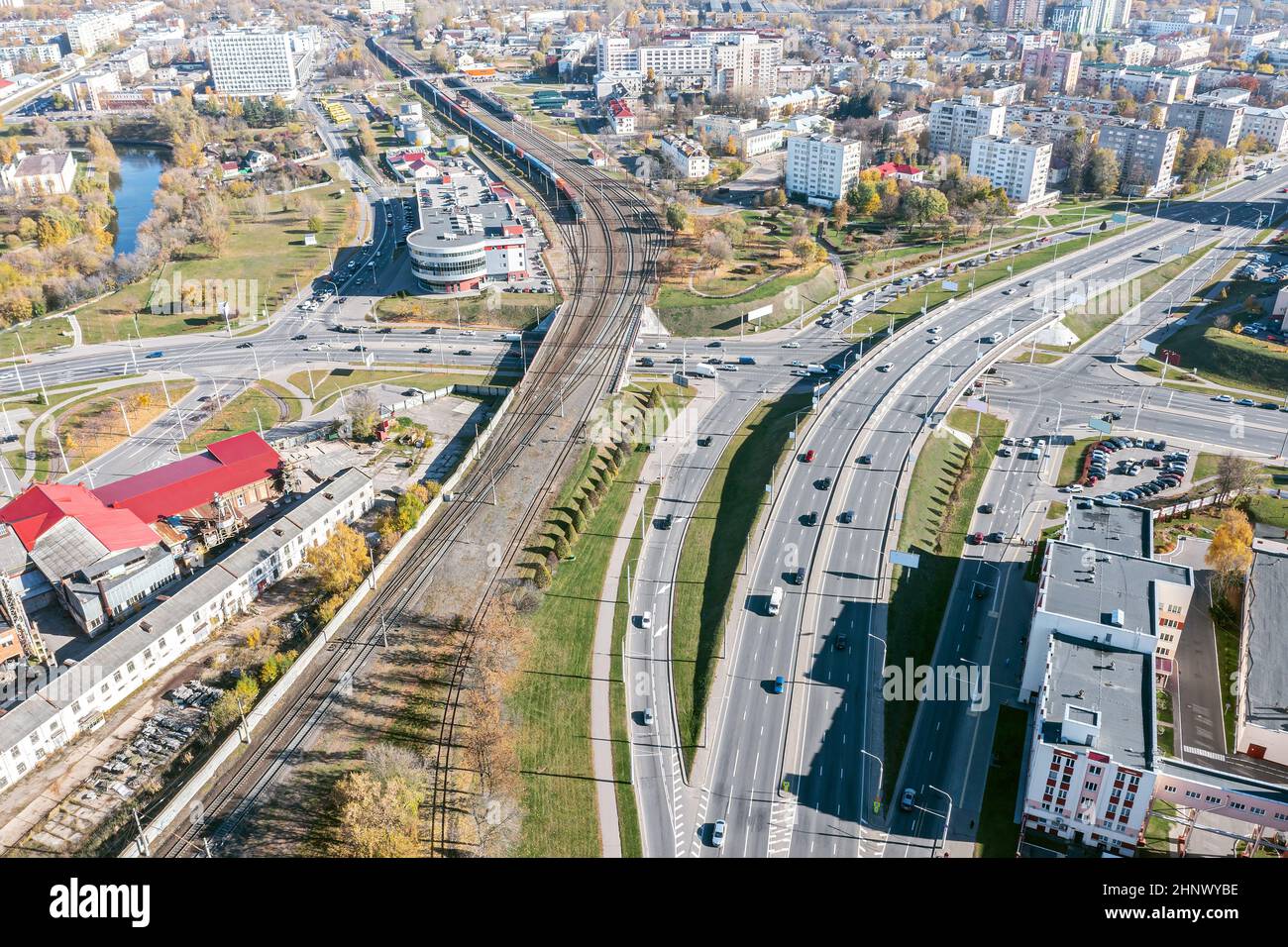intersection d'autoroute d'une ville. vue aérienne en hauteur des ...