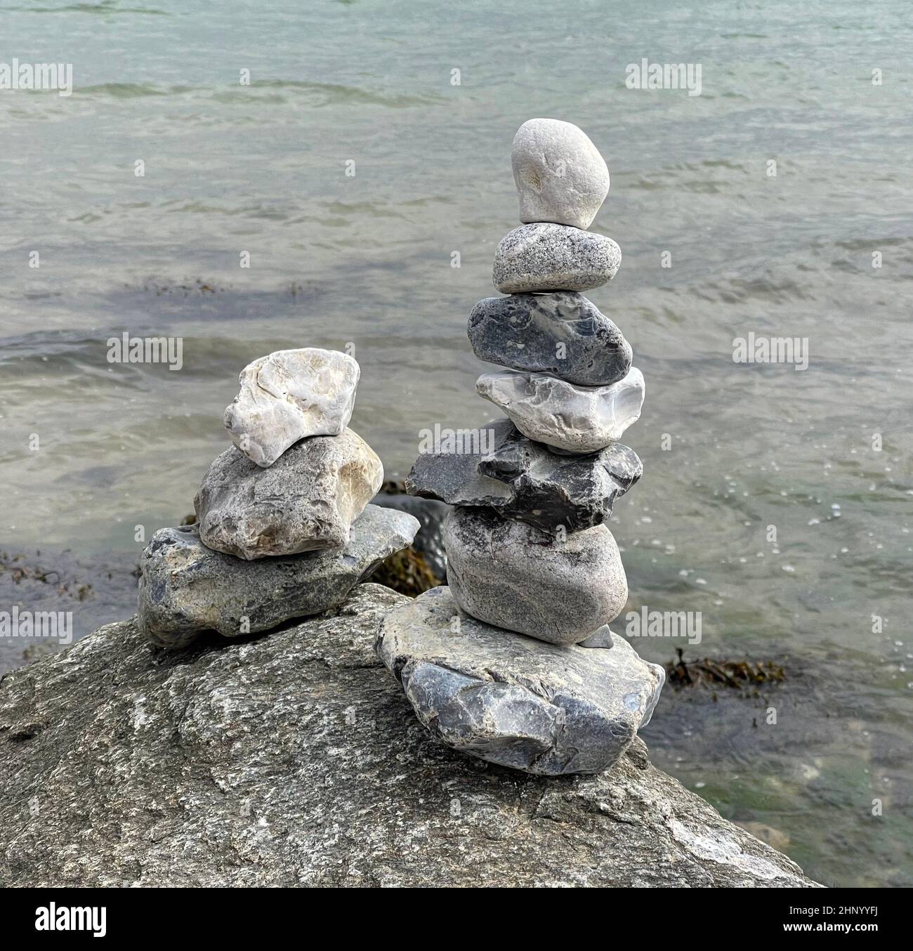 Pyramides de poteaux indicateurs Banque de photographies et d’images à haute résolution - Alamy