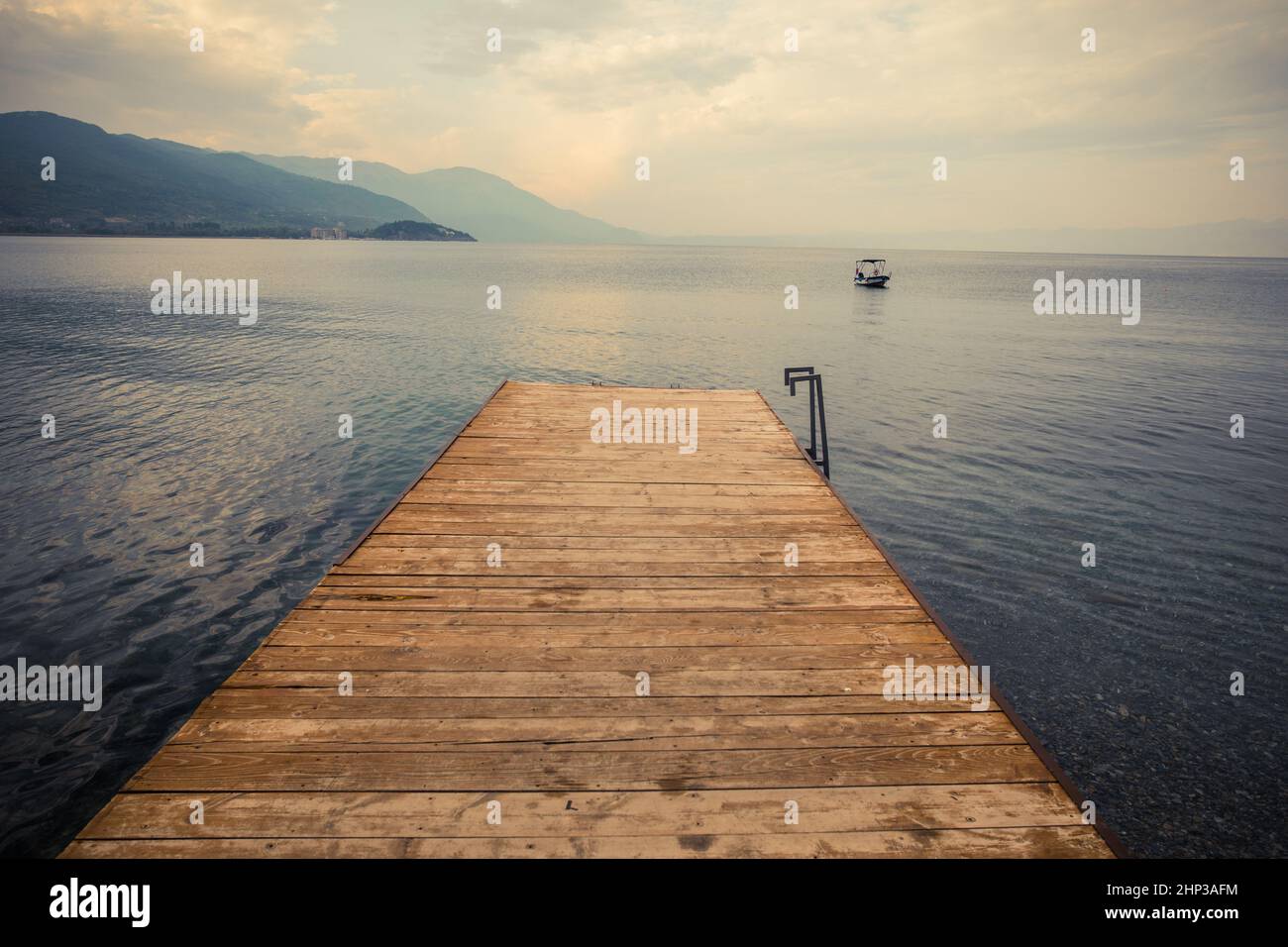 Ponton de quai Banque de photographies et d’images à haute résolution - Alamy