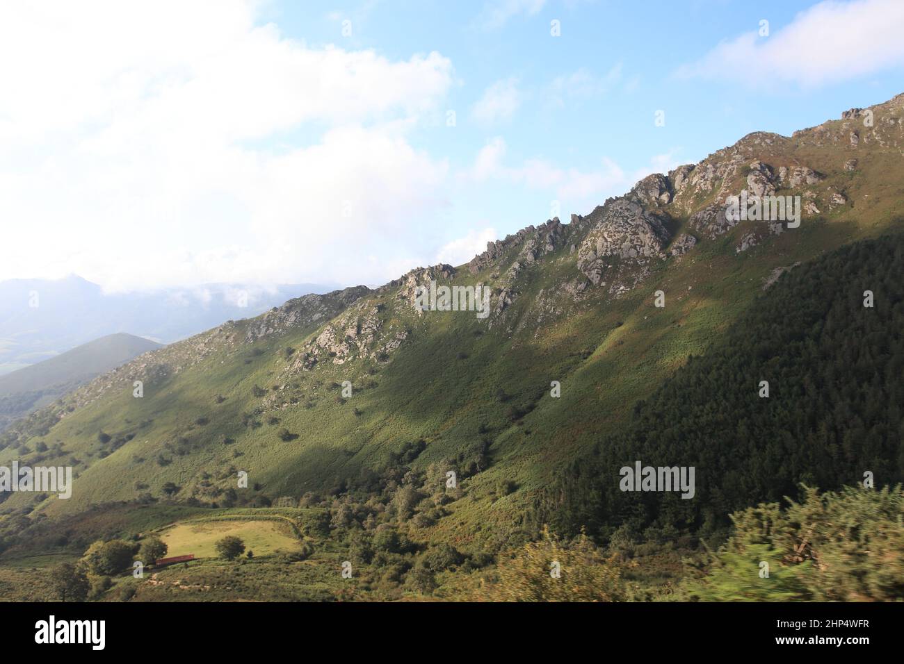 Paysage basque Banque de photographies et d’images à haute résolution ...
