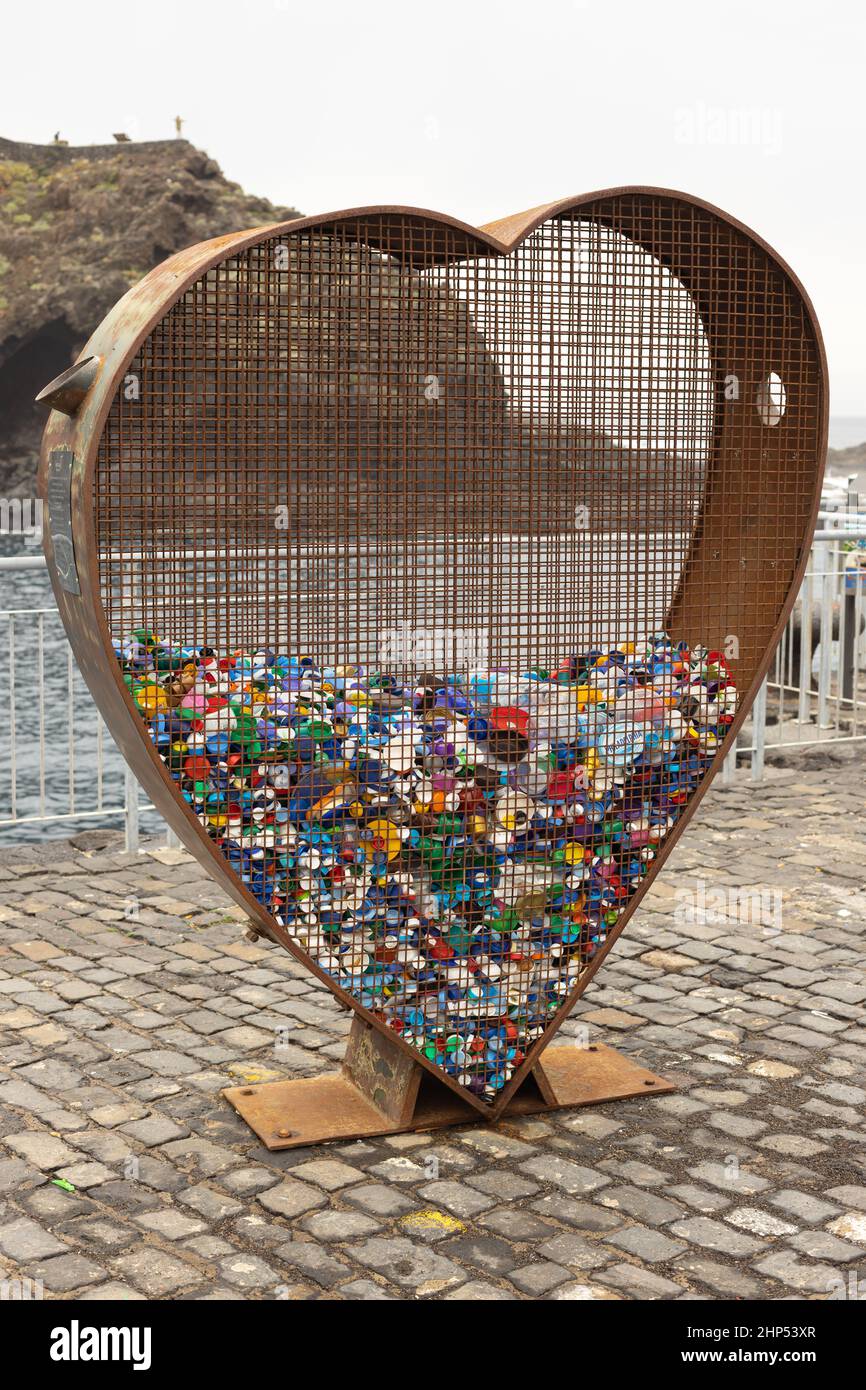 Collecte des bouchons en plastique pour recyclage Photo Stock - Alamy