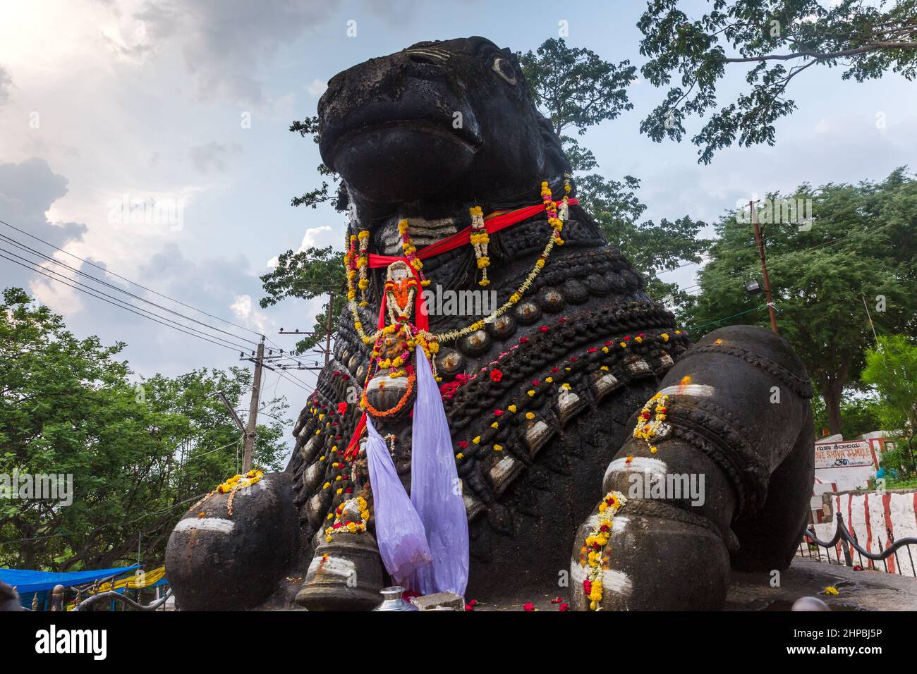 Big bull temple Banque de photographies et d’images à haute résolution ...