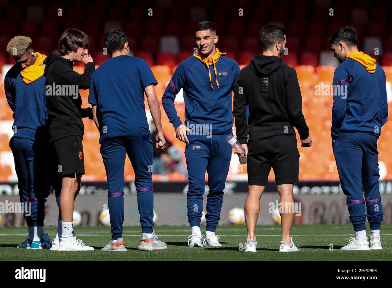 Ferran Torres du FC Barcelone (C) avant le match de la Liga entre ...