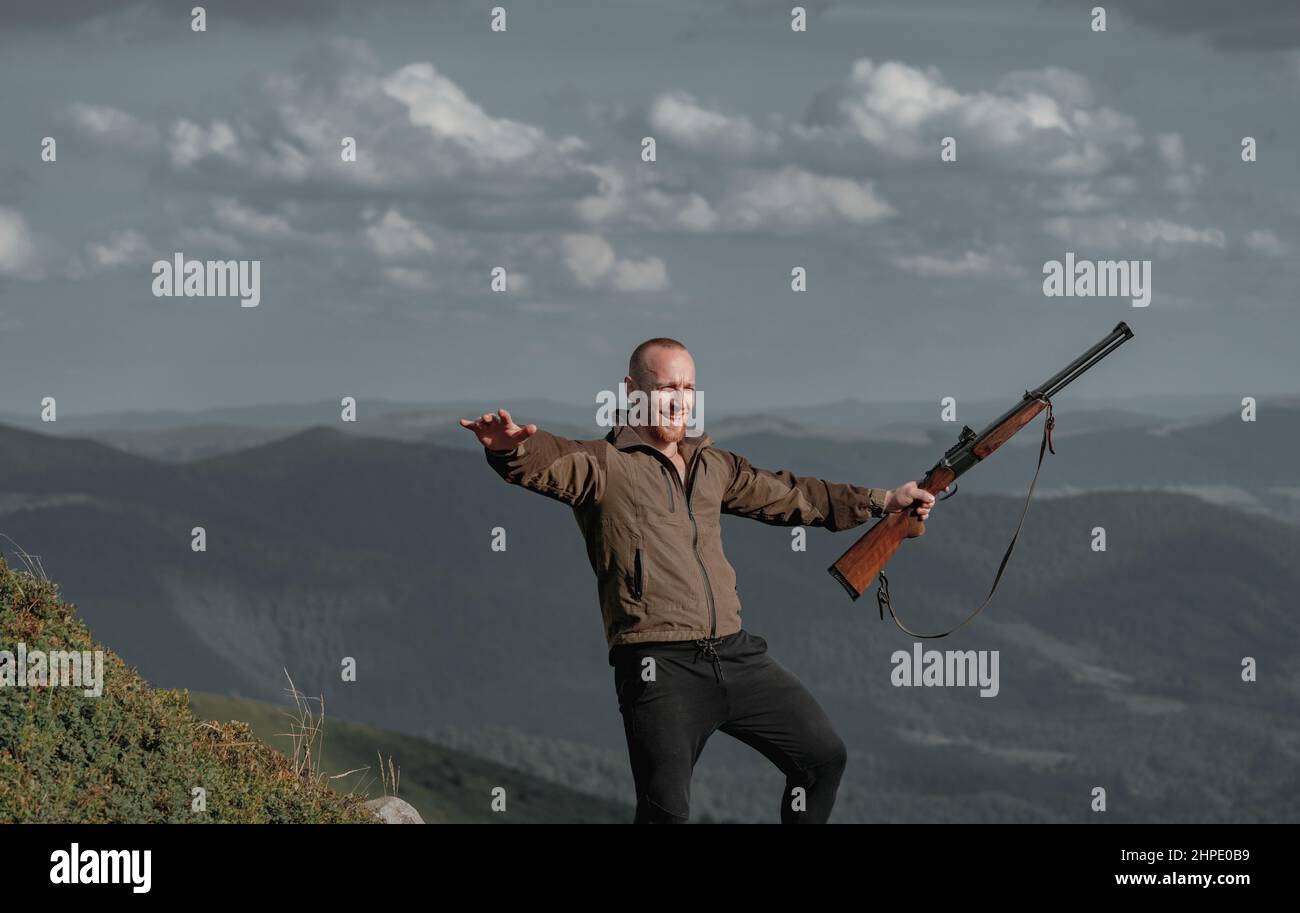 Chasse Hommes Passe Temps Chasseur Enthousiaste Avec Fusil Puissant Avec Animaux De Repérage